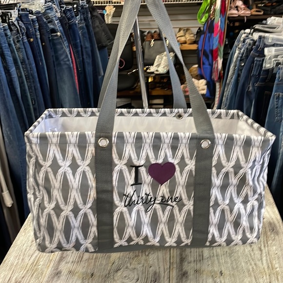 thirty-one | Bags | Thirty One Large Bag With Small Stain As Shown In ...